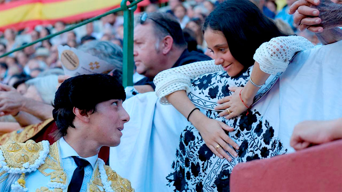 Victoria Federica and Roca Rey starred a tender moment