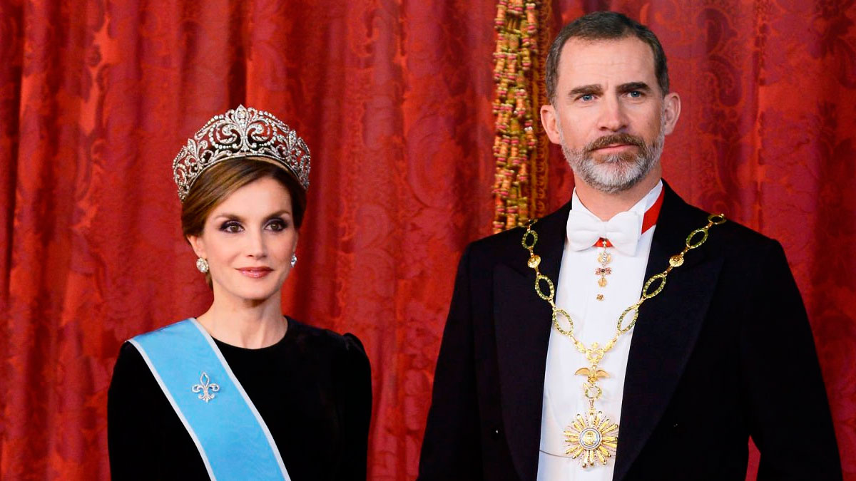 How much money do the kings of Spain earn?