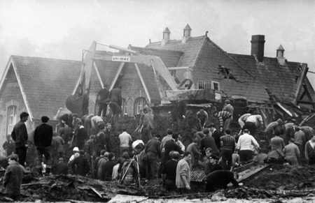 William and Kate: What happened in the Aberfan disaster?