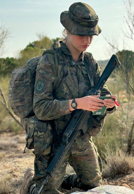 Princess Leonor's military styling: skinnier and new hairstyle