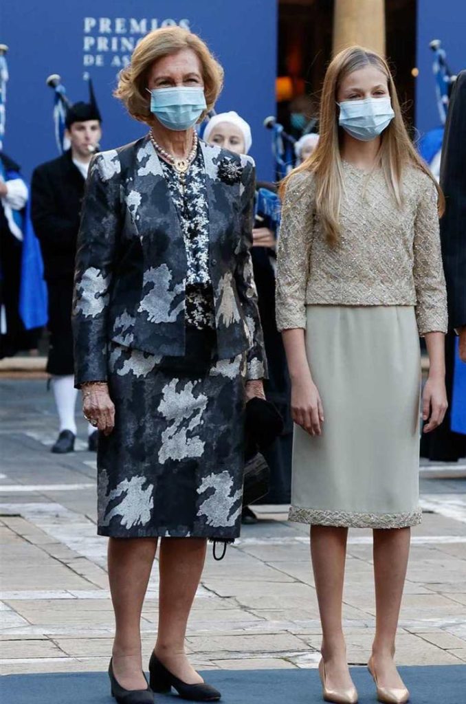 Photos Princess Leonors Outfits At The Princess Of Asturias Awards 3070