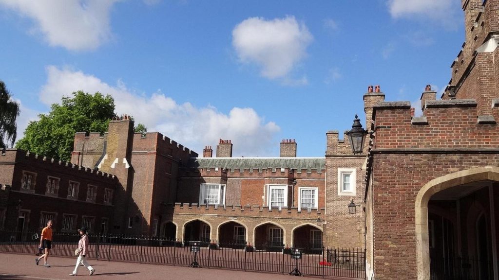 PHOTOS: Where does Princess Beatrice live?