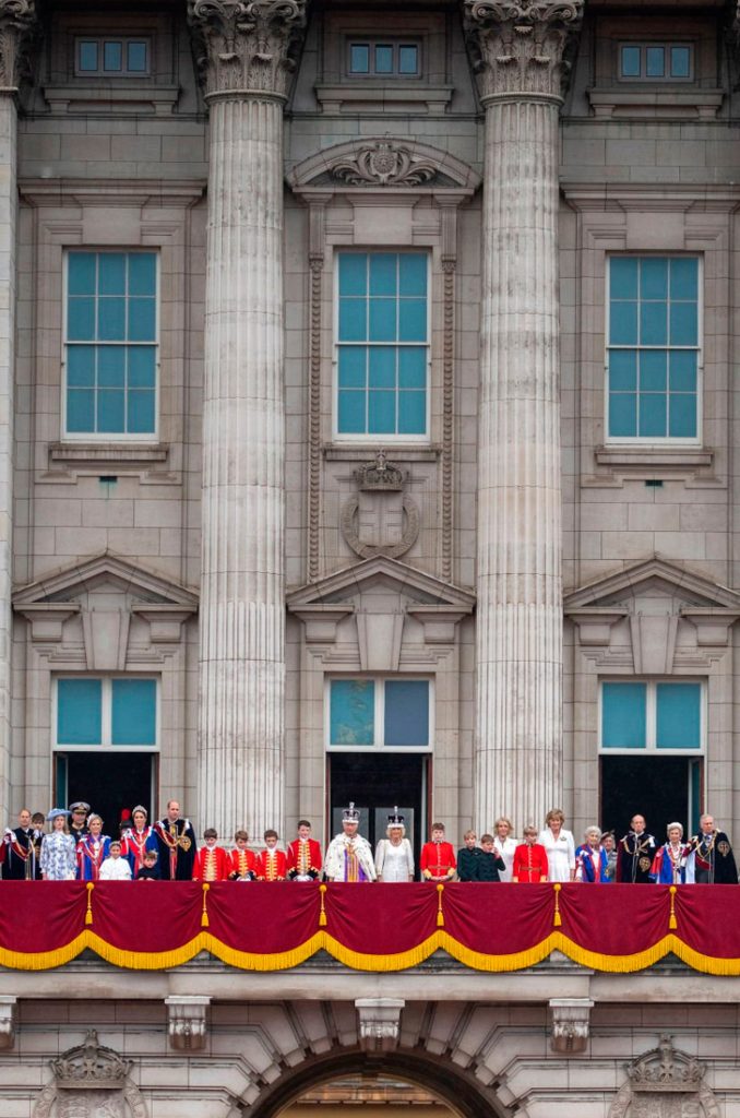 What is the British Royal Family's Christmas dinner like?