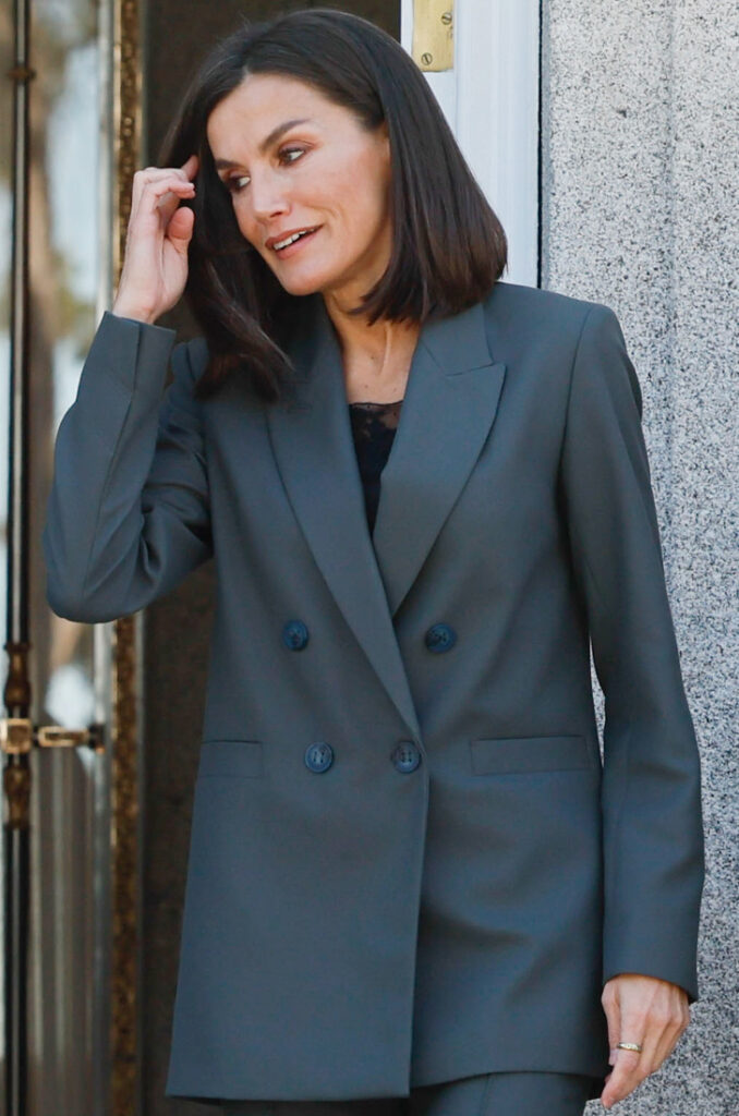 Queen Letizia's new haircut: midi mane with more volume