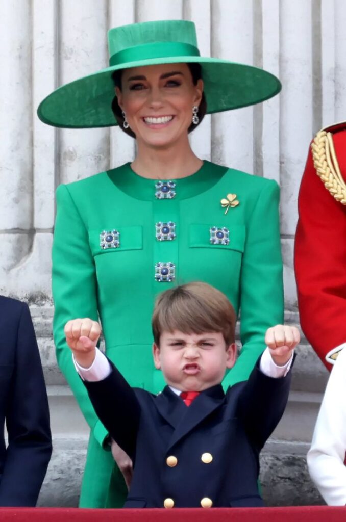 What are Prince Louis' eye colors?