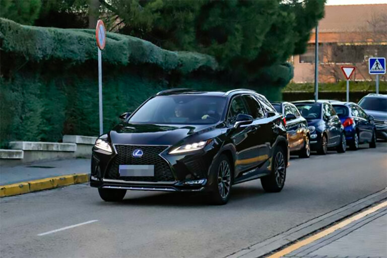 The luxurious Lexus RX: King Felipe's favorite car