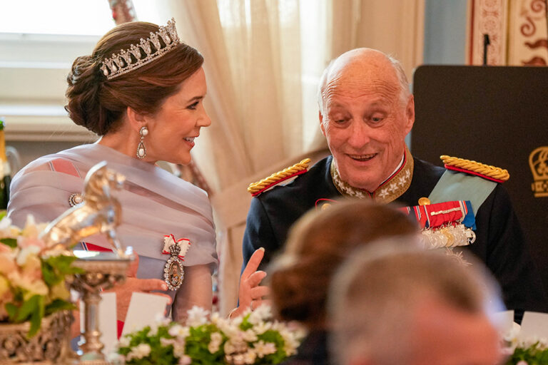 Queen Mary Shines in Pearl Poiré Tiara | Gala Dinner in Oslo