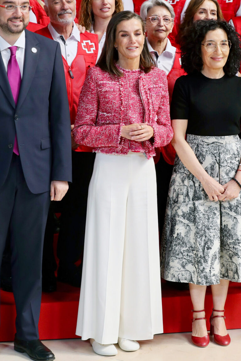 Queen Letizia's toe fracture: The video that reveals her pain