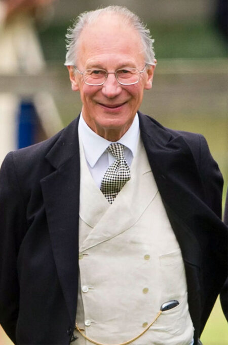 Who was Robert Fellowes, uncle of William and Harry?