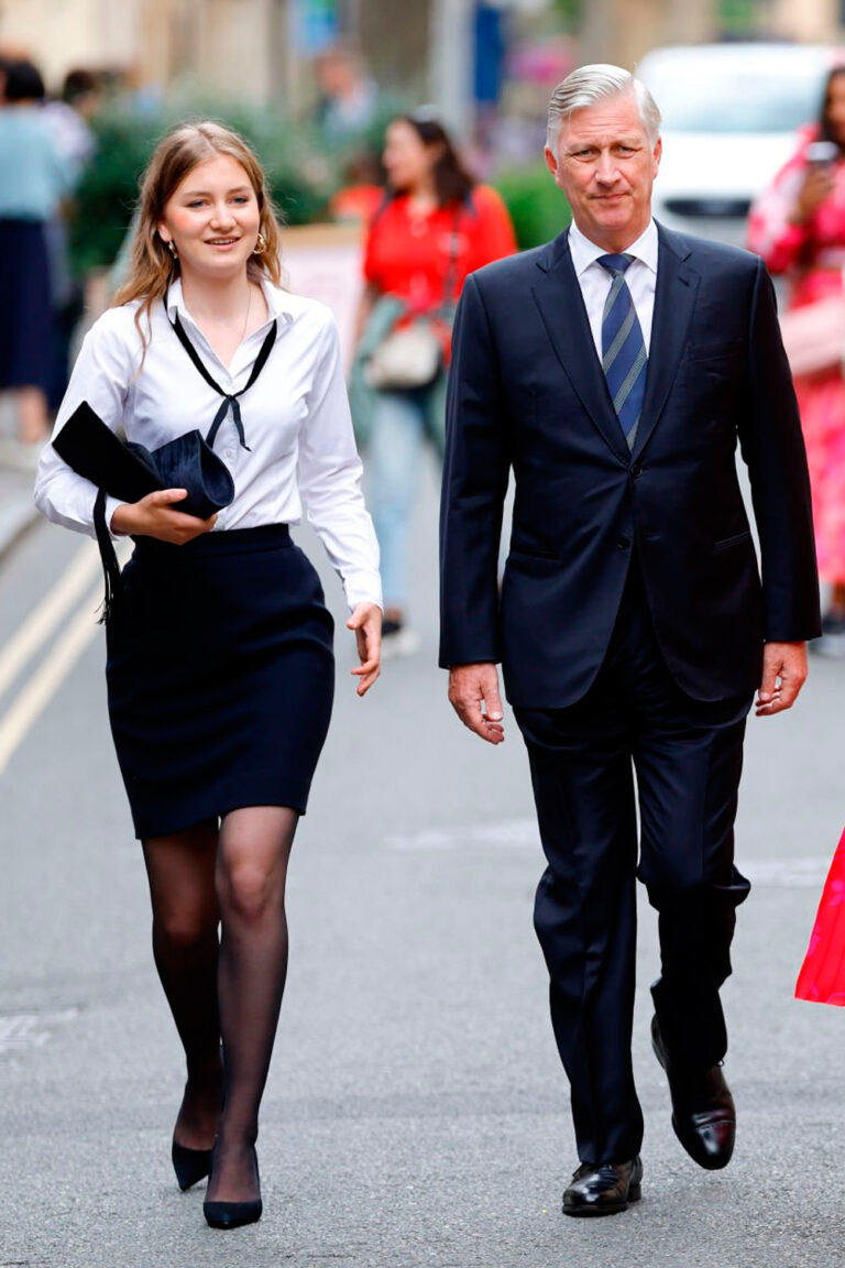 Princess Elisabeth's graduation: Mathilde and Eleonore's style