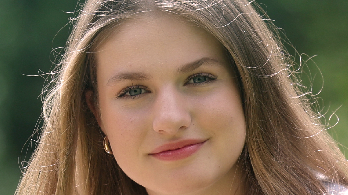 Princess Leonor in Suit: 4 Iconic Business Outfits