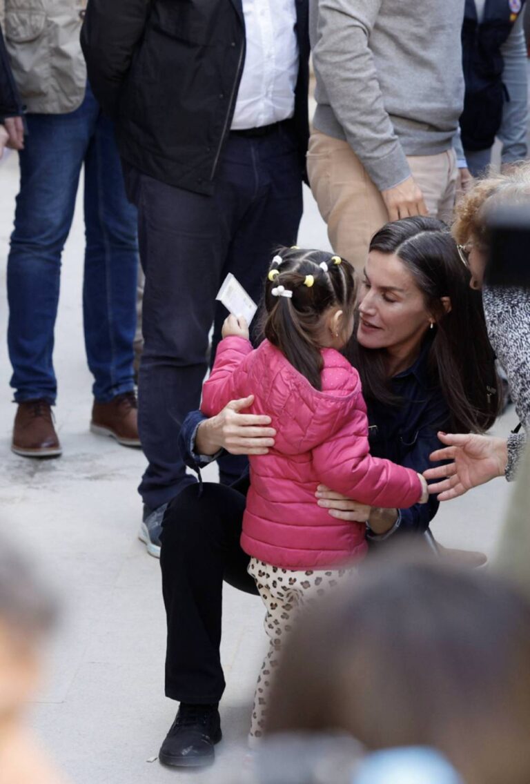 BEST PHOTOS: Return of King Felipe and Queen Letizia to Valencia