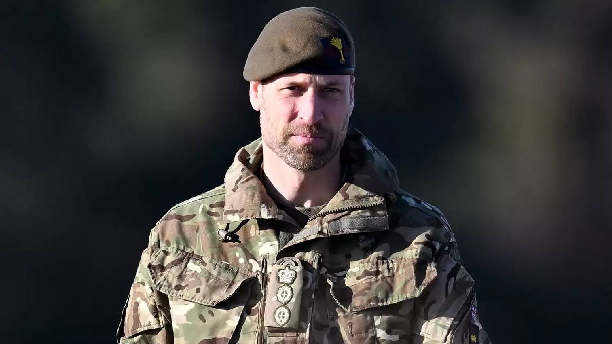 PHOTOS: Prince William in military uniform: Looks very handsome