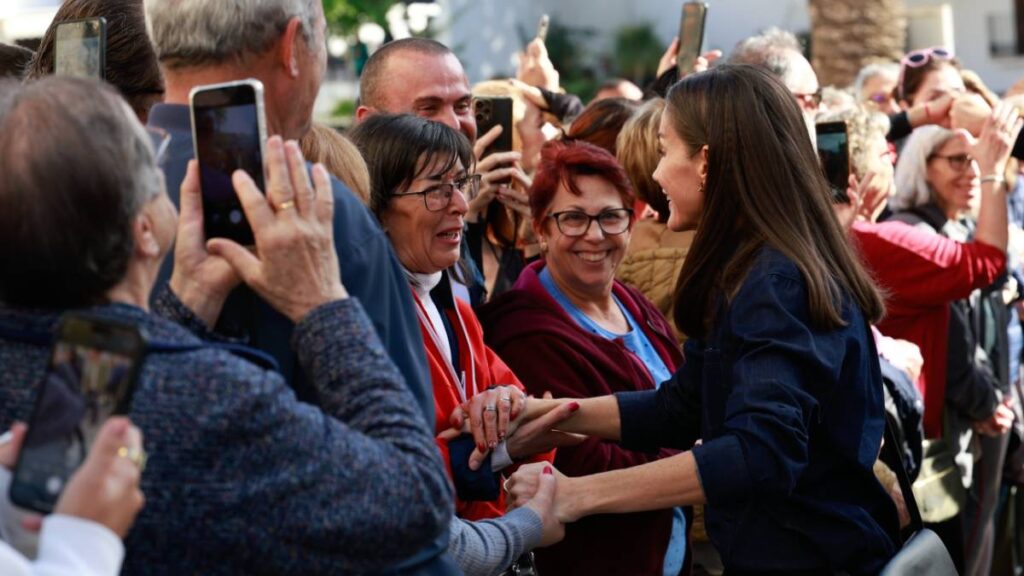 BEST PHOTOS: Return of King Felipe and Queen Letizia to Valencia