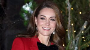 BEST PHOTOS: Kate Middleton at Christmas Carol Service