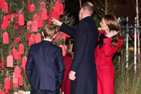 BEST PHOTOS: Kate Middleton at Christmas Carol Service