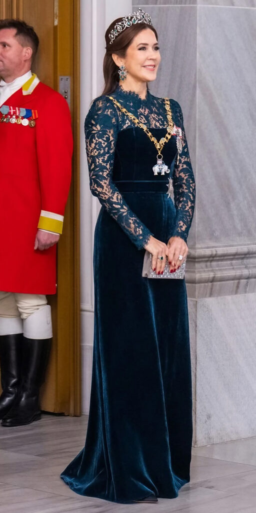 PHOTOS: Queen Mary's style at the New Year's Eve banquet