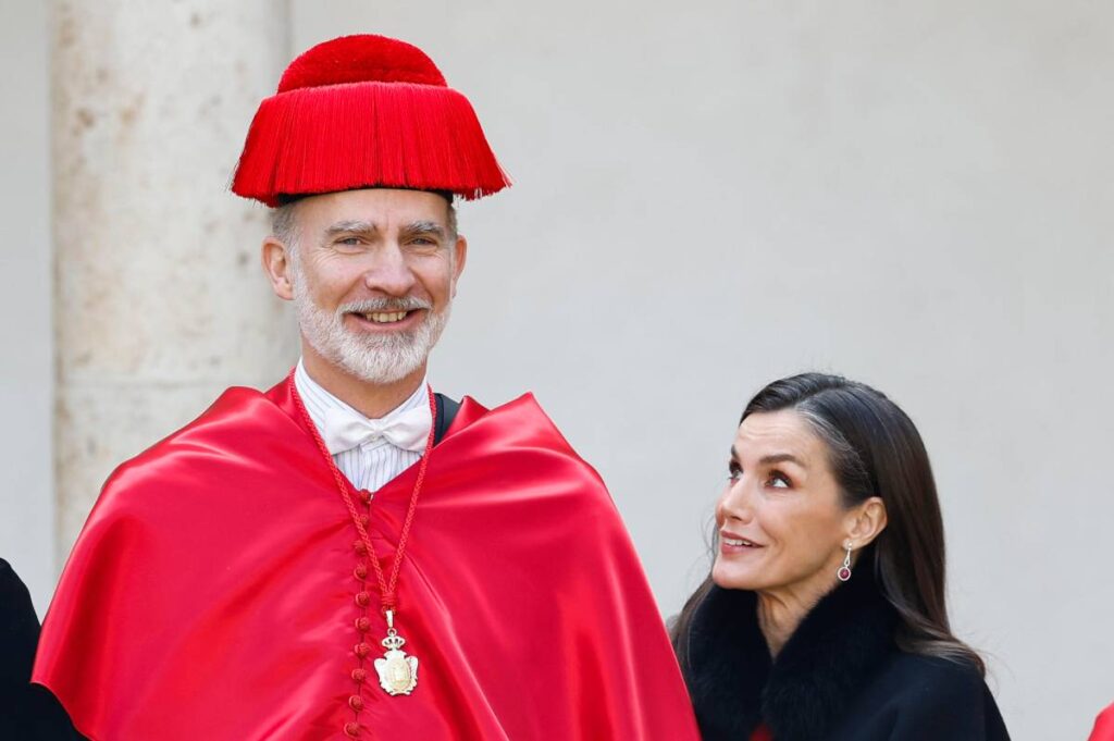 King Felipe and Queen Letizia's Kiss: The Unexpected Public Gesture