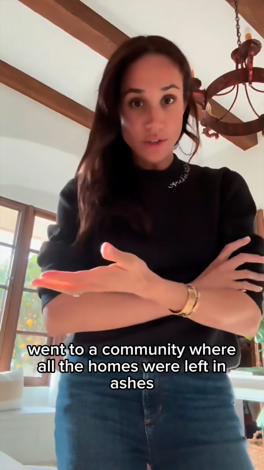 Meghan Markle's custom sweater, how much does it cost?