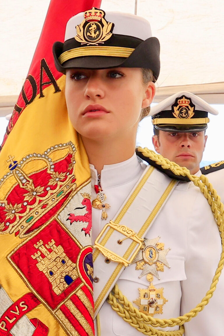 Rare Photo of Princess Leonor During a History Lesson